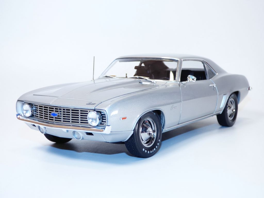 CHEVROLET CAMARO ZL1 1969 gris métallisé 1/18 Barrett Jackson Auction ...