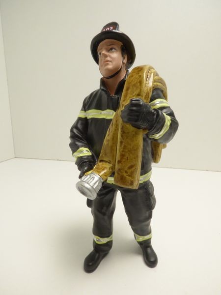 US FIREFIGHTER FIGURE with 1/18 Hose 699618774627 | eBay