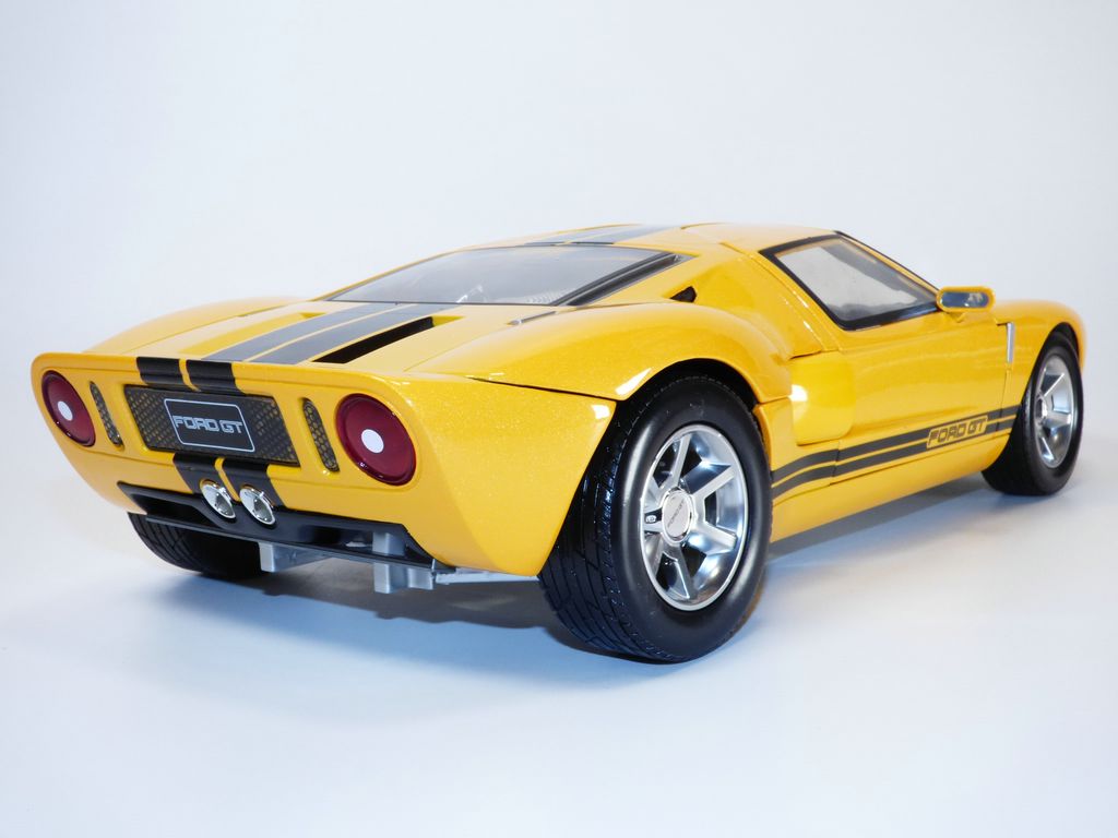 FORD GT40 GT Concept jaune & bandes noires 1/12 | eBay
