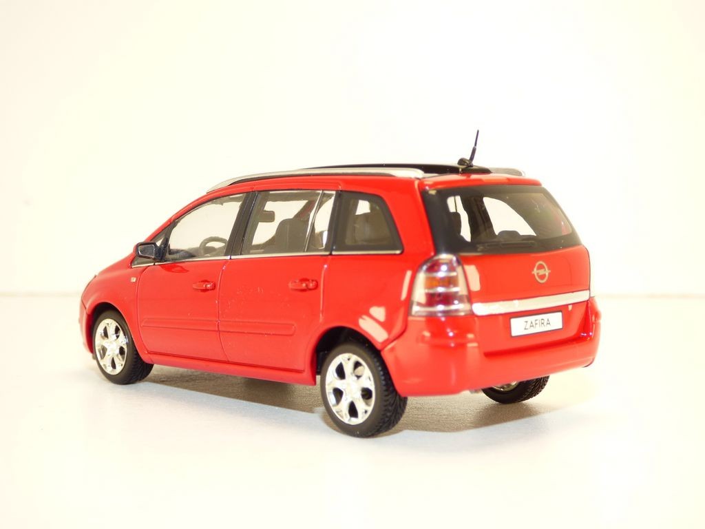 Opel Zafira 2008 Red