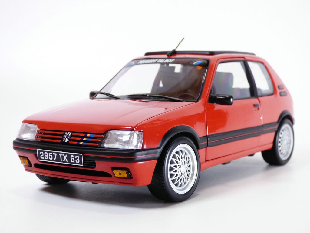 PEUGEOT 205 GTI 1.9l rouge avec toit ouvrant & jantes Gutmann 1/18 EUR ...